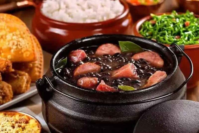 Cachaçaria do Manauara Shopping promove feijoada com roda de samba aos ...