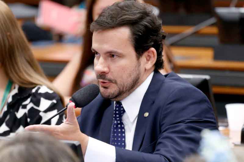 Capitão Alberto Neto cobra apoio financeiro temporário aos pescadores ...