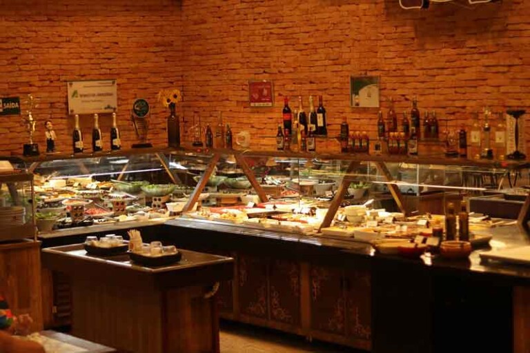 Descubra o O Boteco: restaurante com buffets temáticos e pratos ...